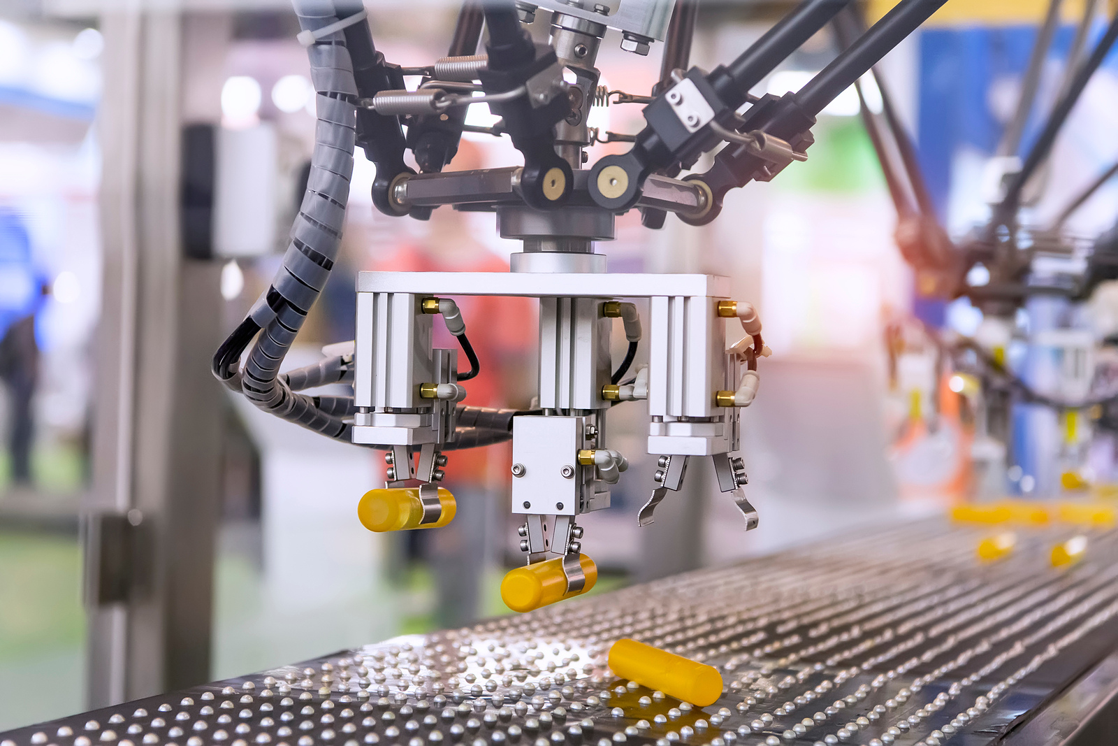 Czech companies look to automation as labour crunch continues ...