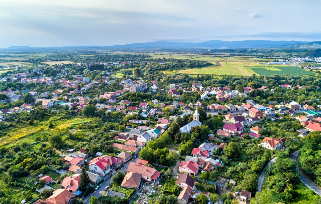 NATO expresses solidarity with Hungary over Ukrainian education law ...