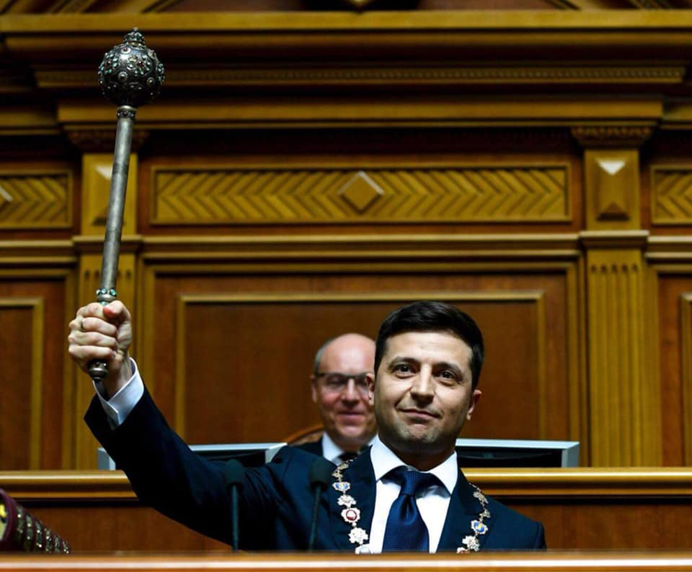 Ukraine's new president calls early election - Emerging Europe