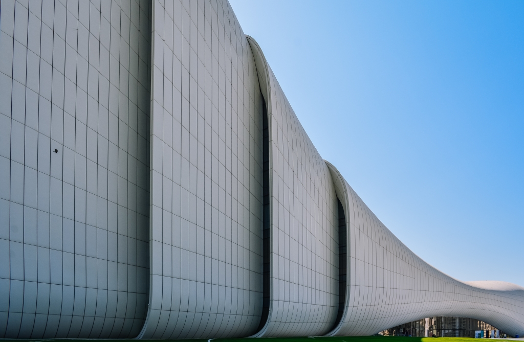 Azerbaijan boosts growth with structural-institutional reforms ...