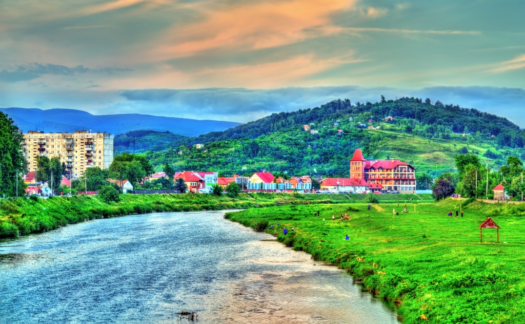 Hungary and Ukraine continue war of words over minority rights ...