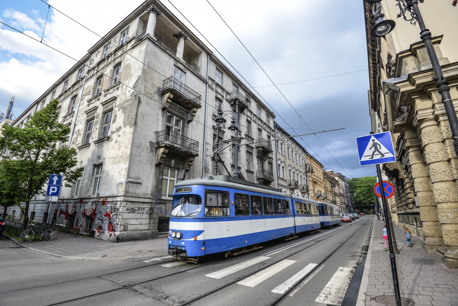 The week in coronavirus: Poland's postponed election, great power ...